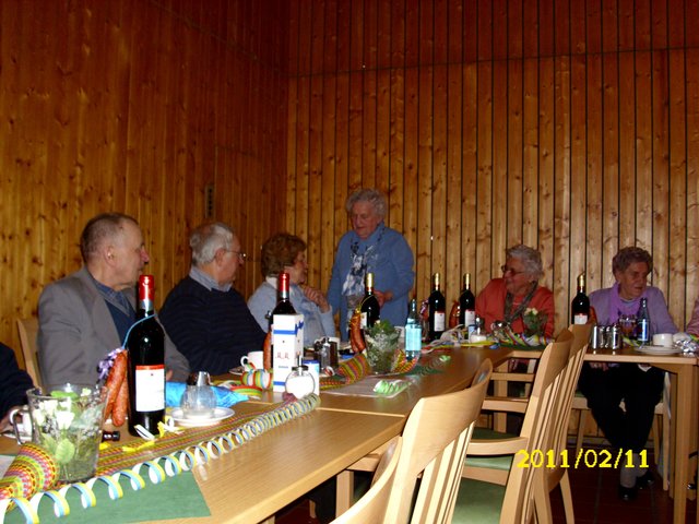 Vorsitzende Helene Springer ehrte Vereinsmitglieder. - Gelsenkirchen