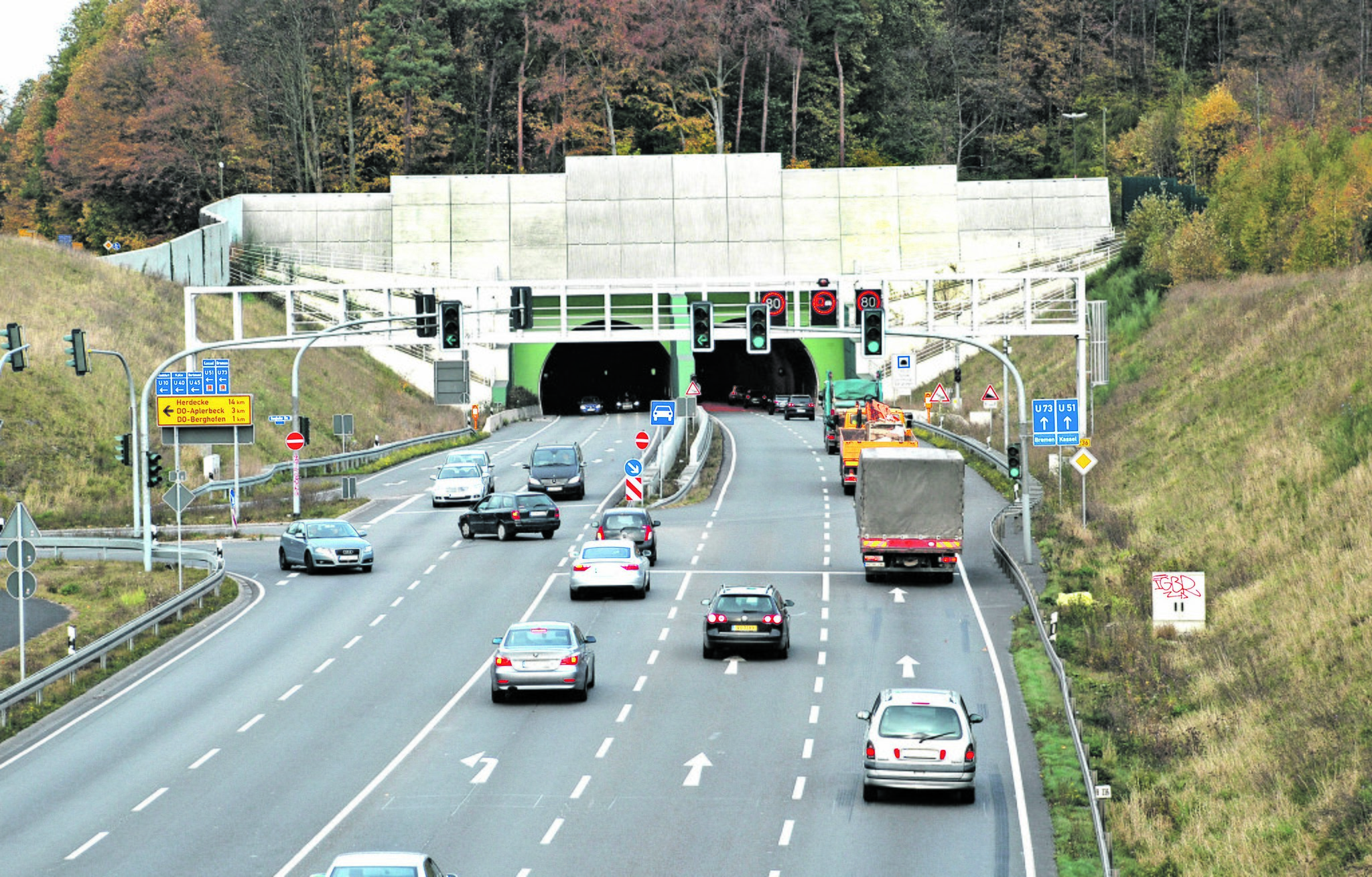 Vorsicht Dachlawinen! B236-Tunnel zeitweise komplett gesperrt - Dortmund-Süd