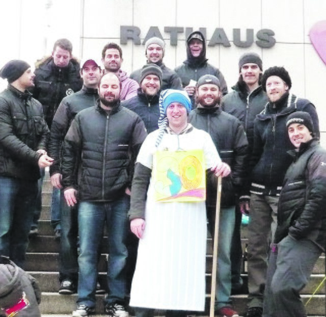 Colton Fretter fegte die Rathaus-Treppe - Iserlohn