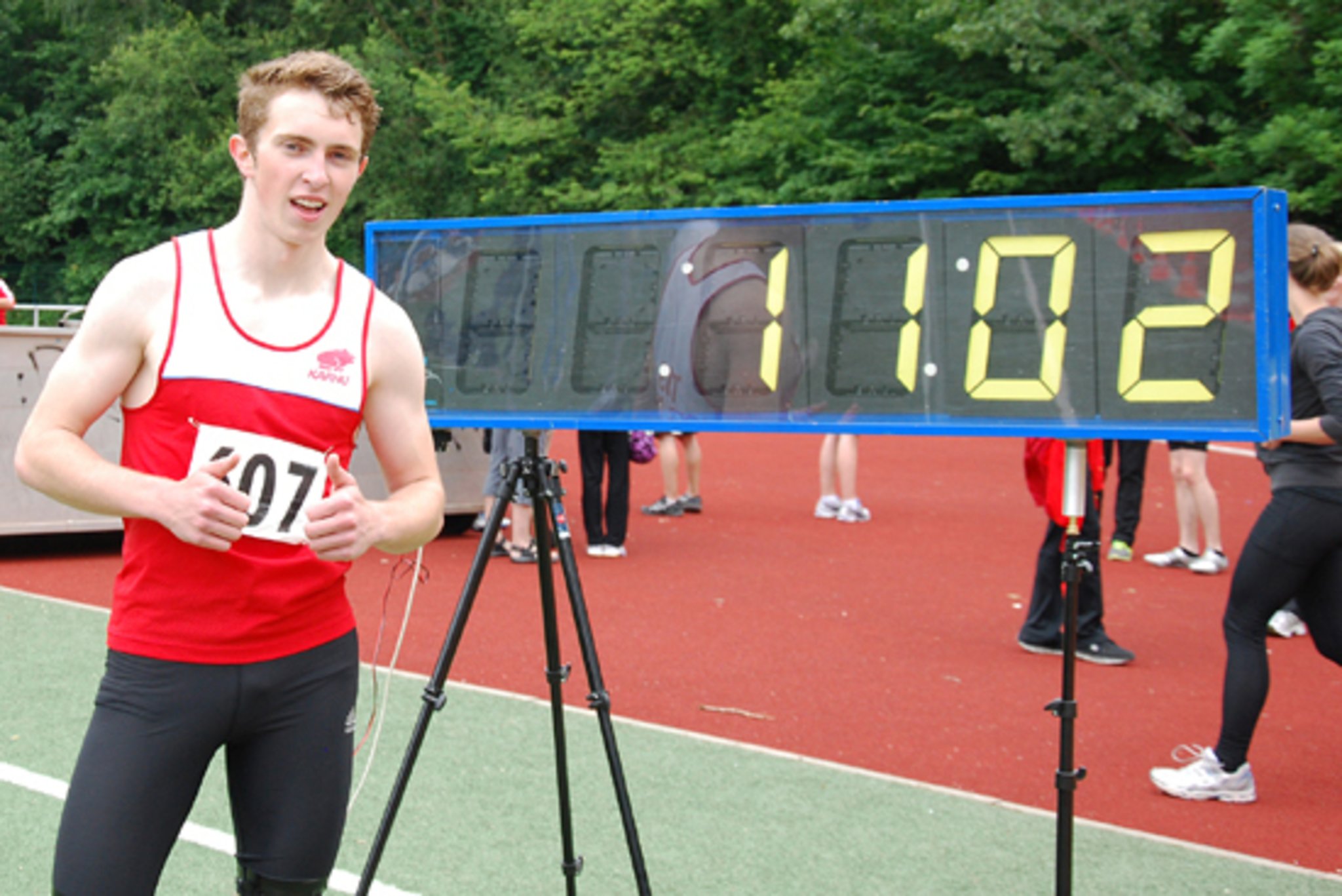 Alexander Both vom TuS Iserlohn sprintet die 100 m in 11,01 Sekunden ...