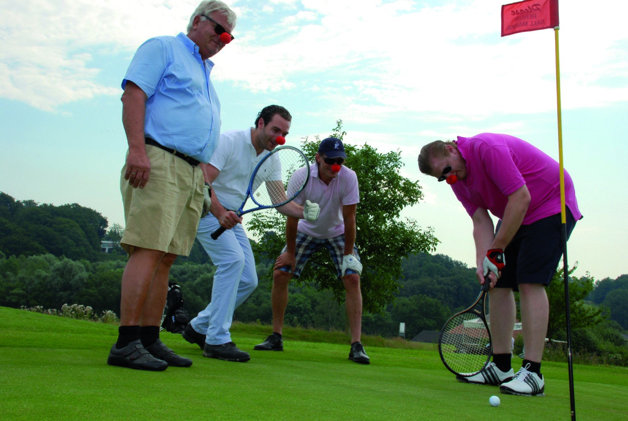 Närrisch eingelocht - 9. Jux-Golfcup bei tropischer Hitze - Düsseldorf