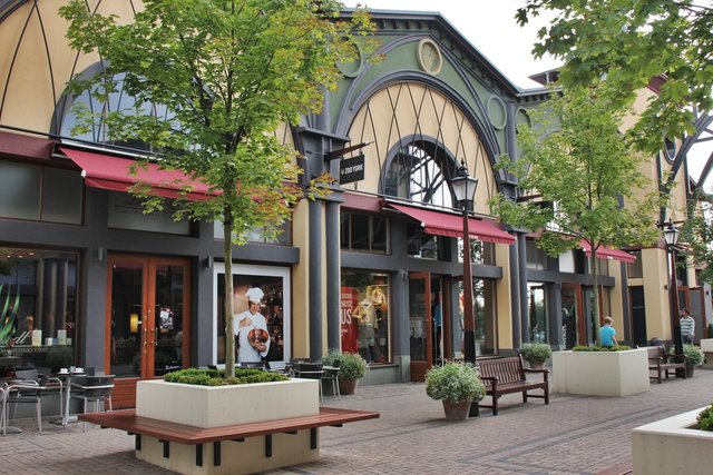 Outlet-shopping im Wertheim Village - Duisburg