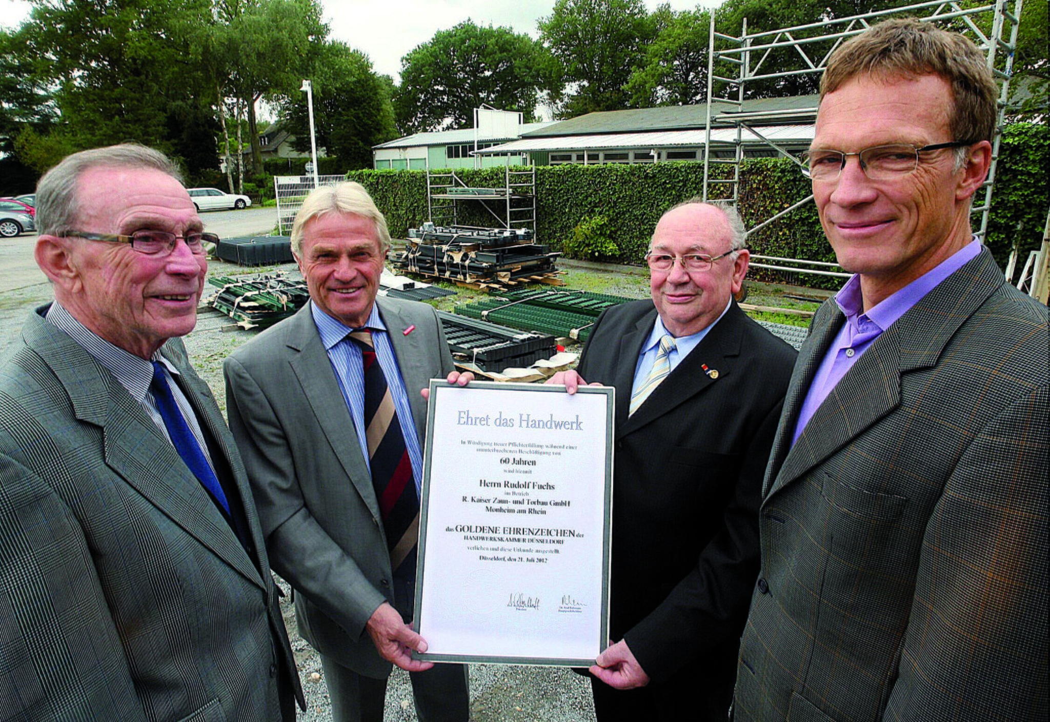 Blick über den Zaun eines echten Monheimer Spezialisten - Monheim am Rhein