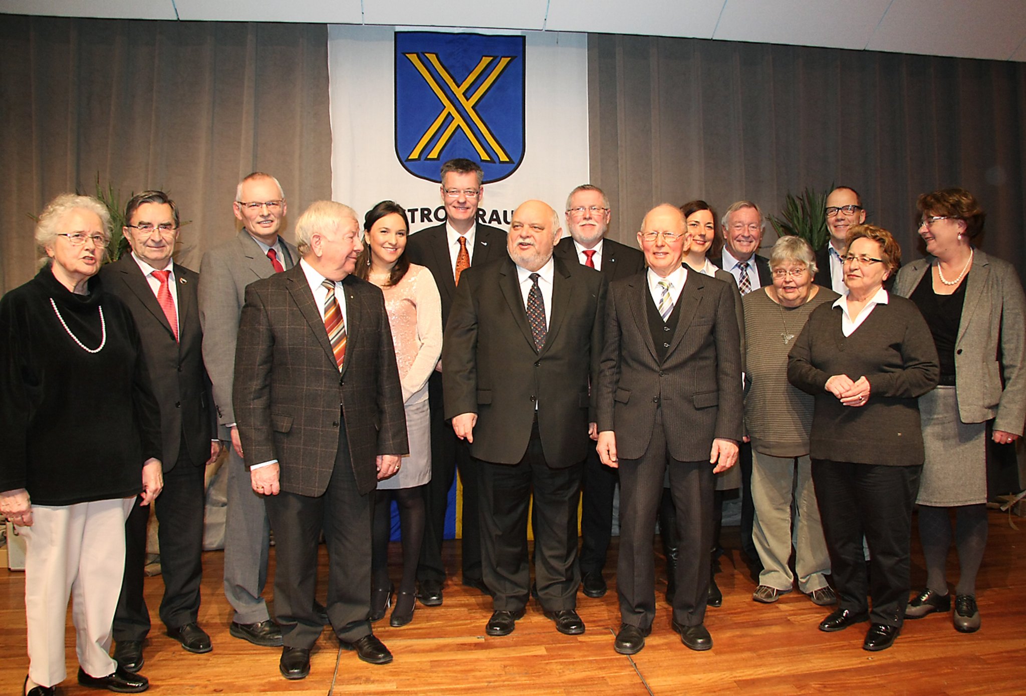 Die "stillen Helden des Alltags": Ehrennadel für Castrop-Rauxeler ...