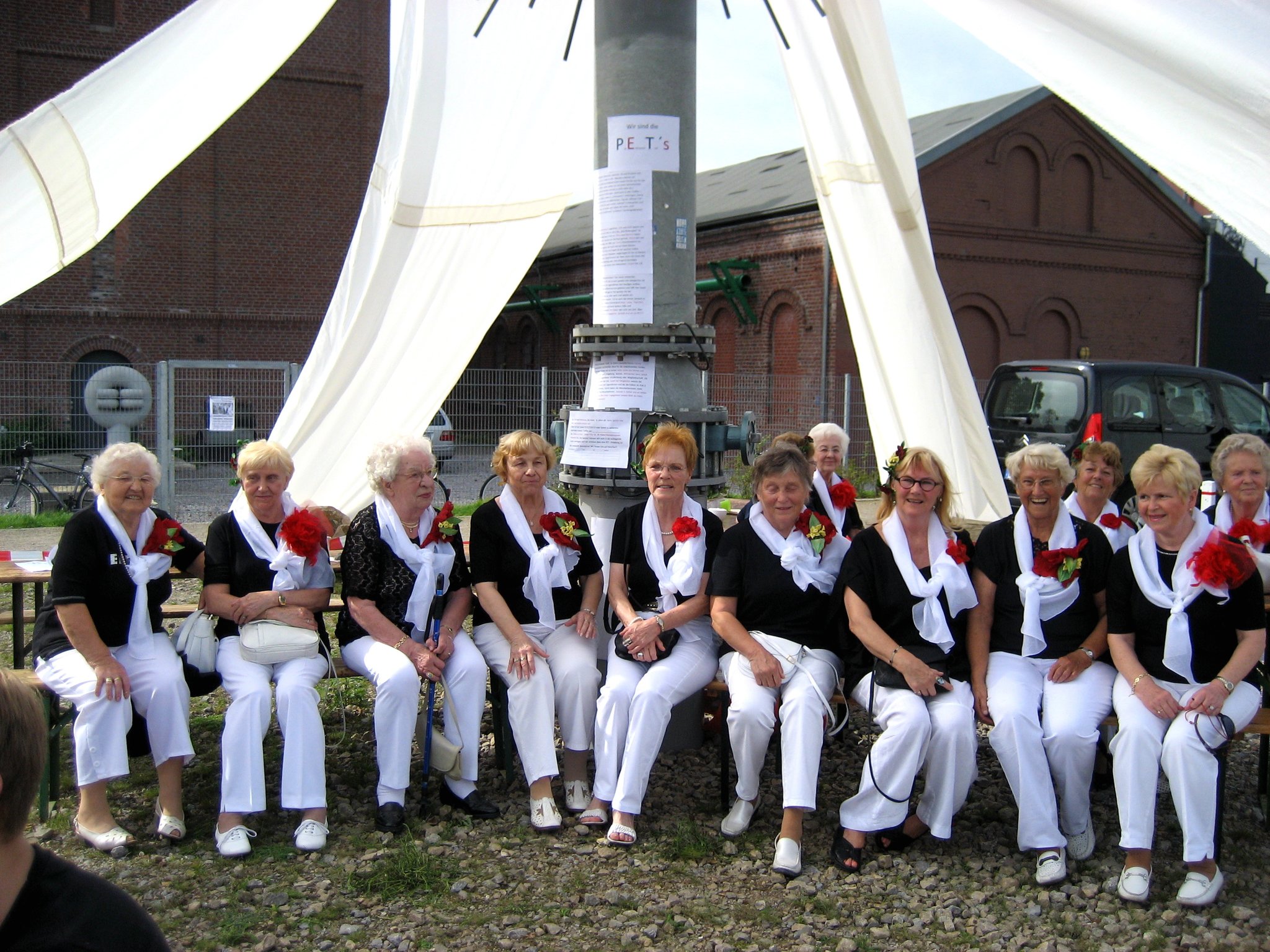 Folklore-Tanz in der Flora Marzina - Wanne-Eickel