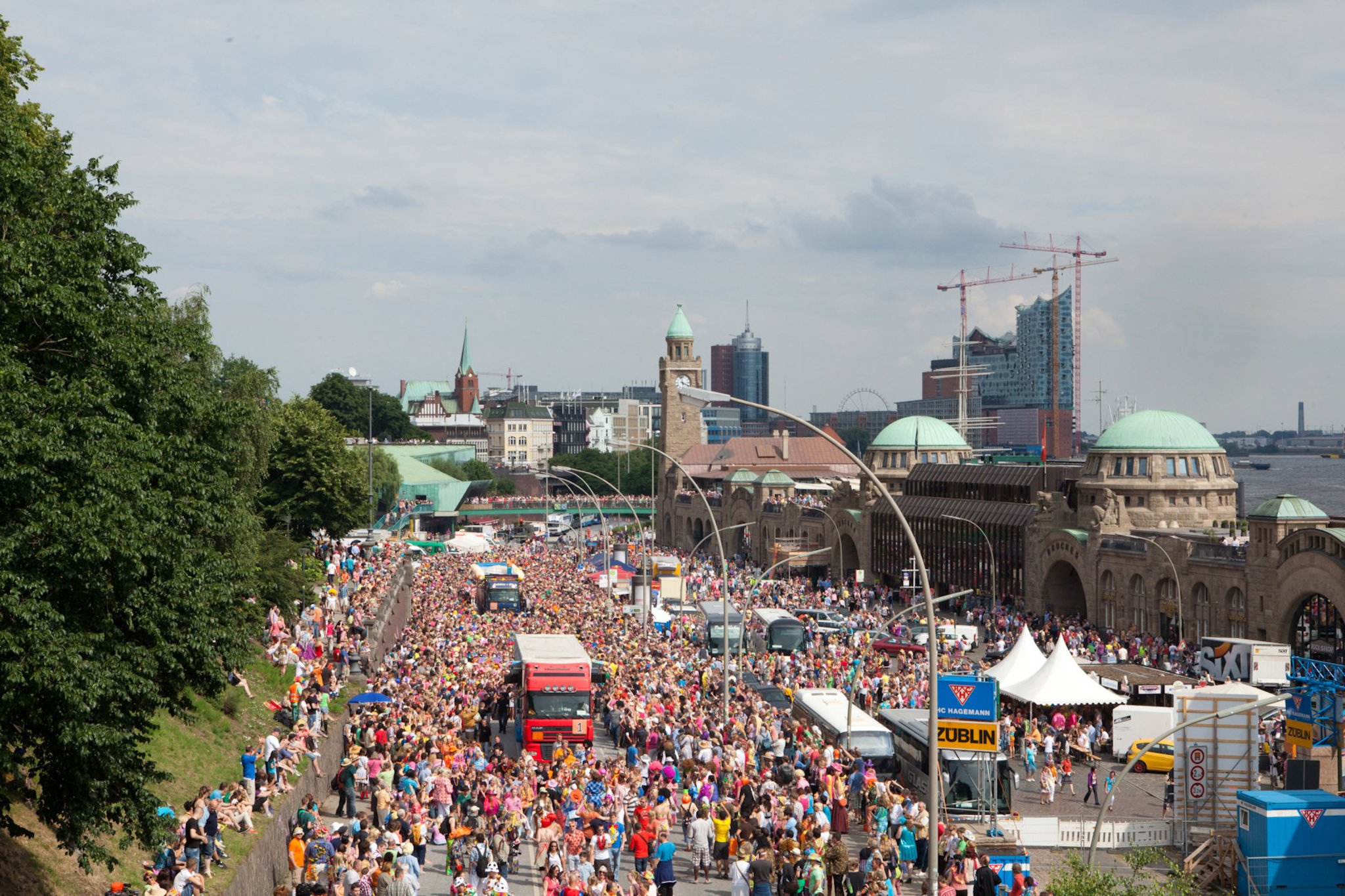 Die Party auf dem Weg zur Party - Essen-Süd