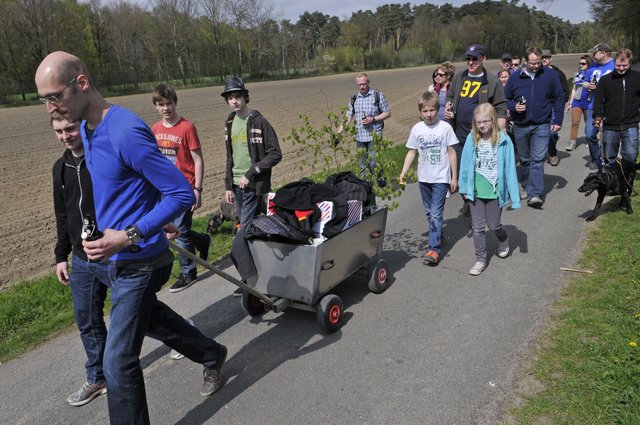 Mai-Tour mit dem Bollerwagen durch die Natur - Dorsten