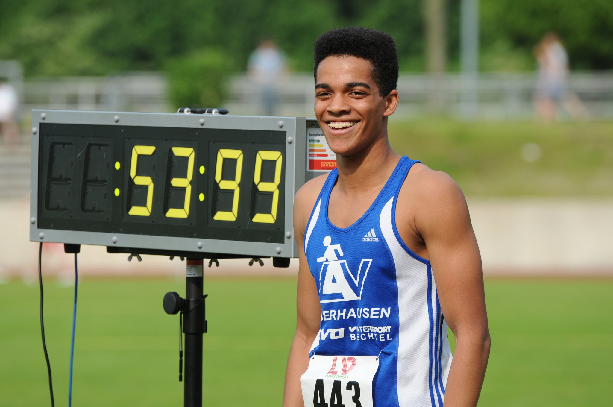 Joshua Abuaku wird Nordrheinmeister mit neuer Bestzeit über 400 m ...