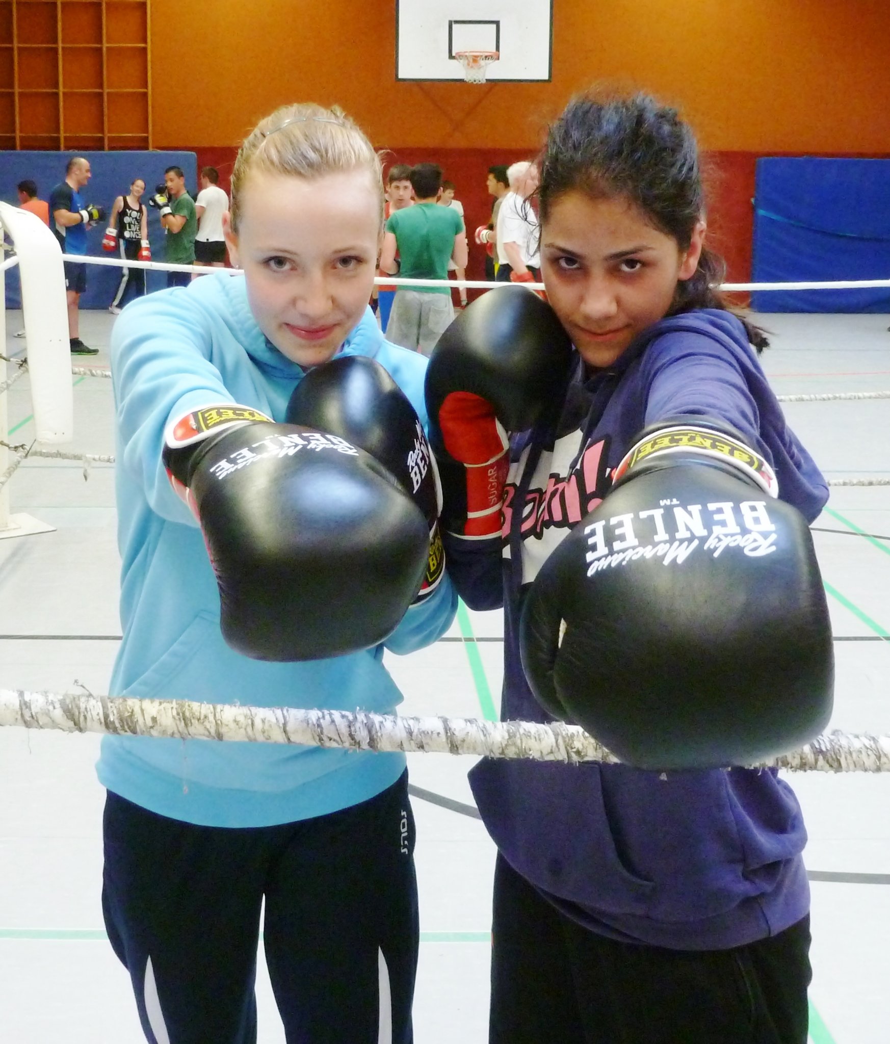 Zwei DBS-Boxerinnen fahren zur Frauen DM - Dortmund-Süd