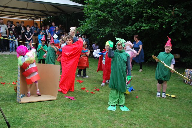 Schule Haus Freudenberg feierte Schulfest frei nach Christo - Kleve