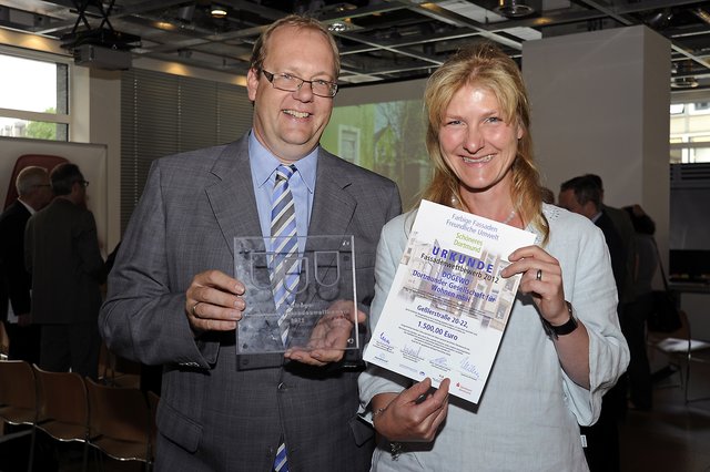 Den Apfel abgeschossen: Dogewo21 holt mit Wilhelm-Tell-Motiv an der ...