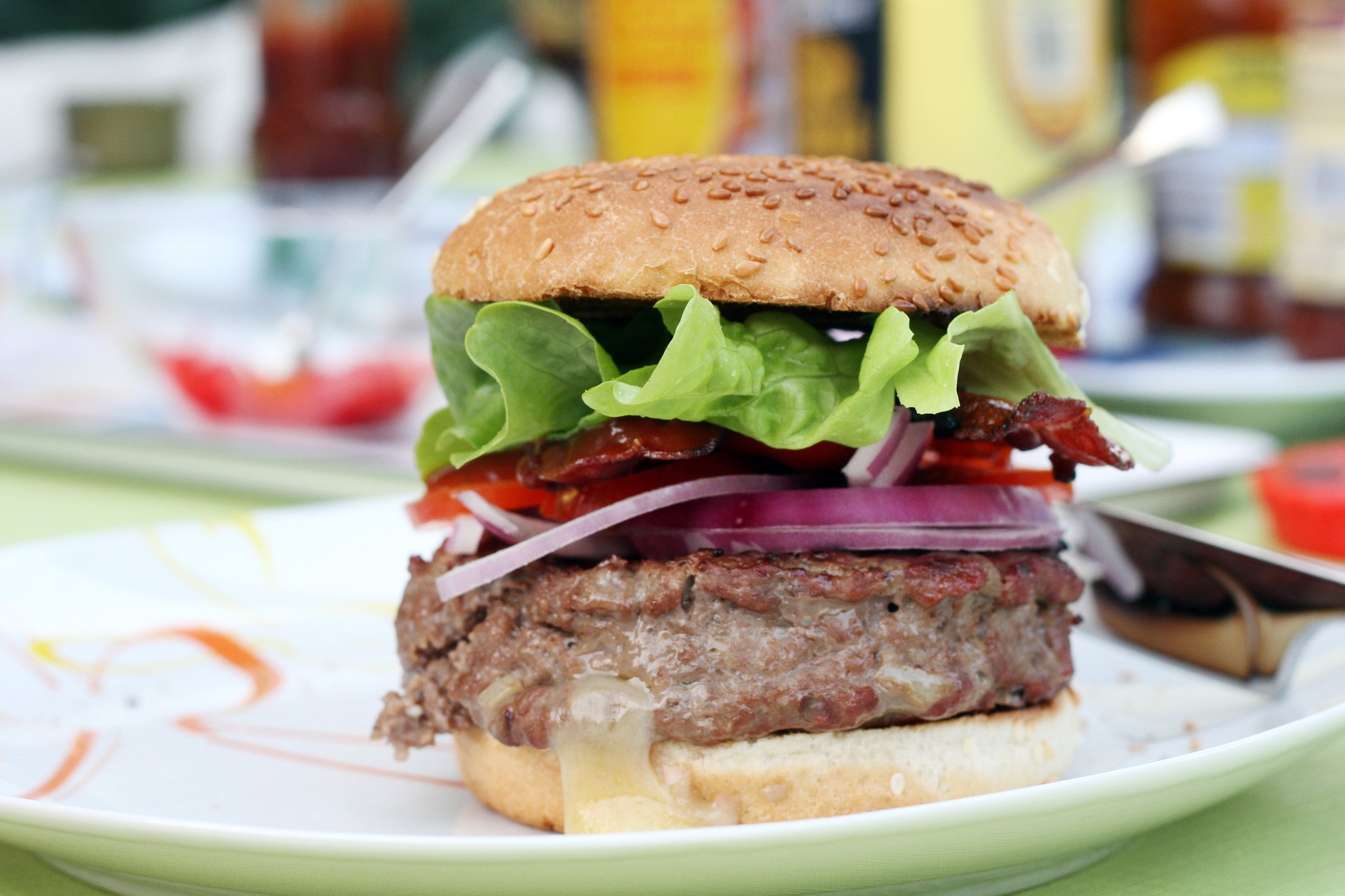 Grillrezept der Woche: Hamburger und Cheeseburger Classic & Inside-Out ...