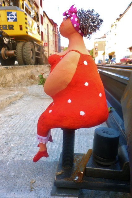 Fräulein Schmidt auf den Gleisen - Essen-Süd