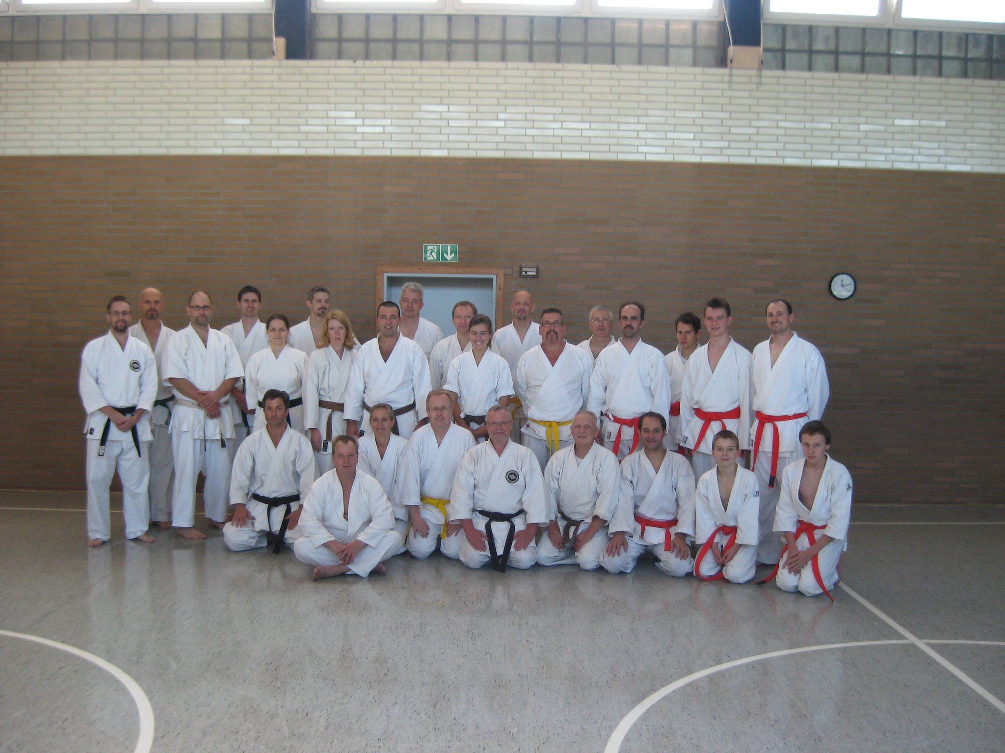 Gemeinsames Training der Karateabteilung des SV Menzelen mit ...