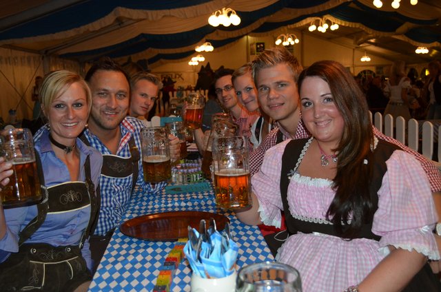 O’zapft is im Alpin Center Bottrop - ab geht die Party - Bottrop