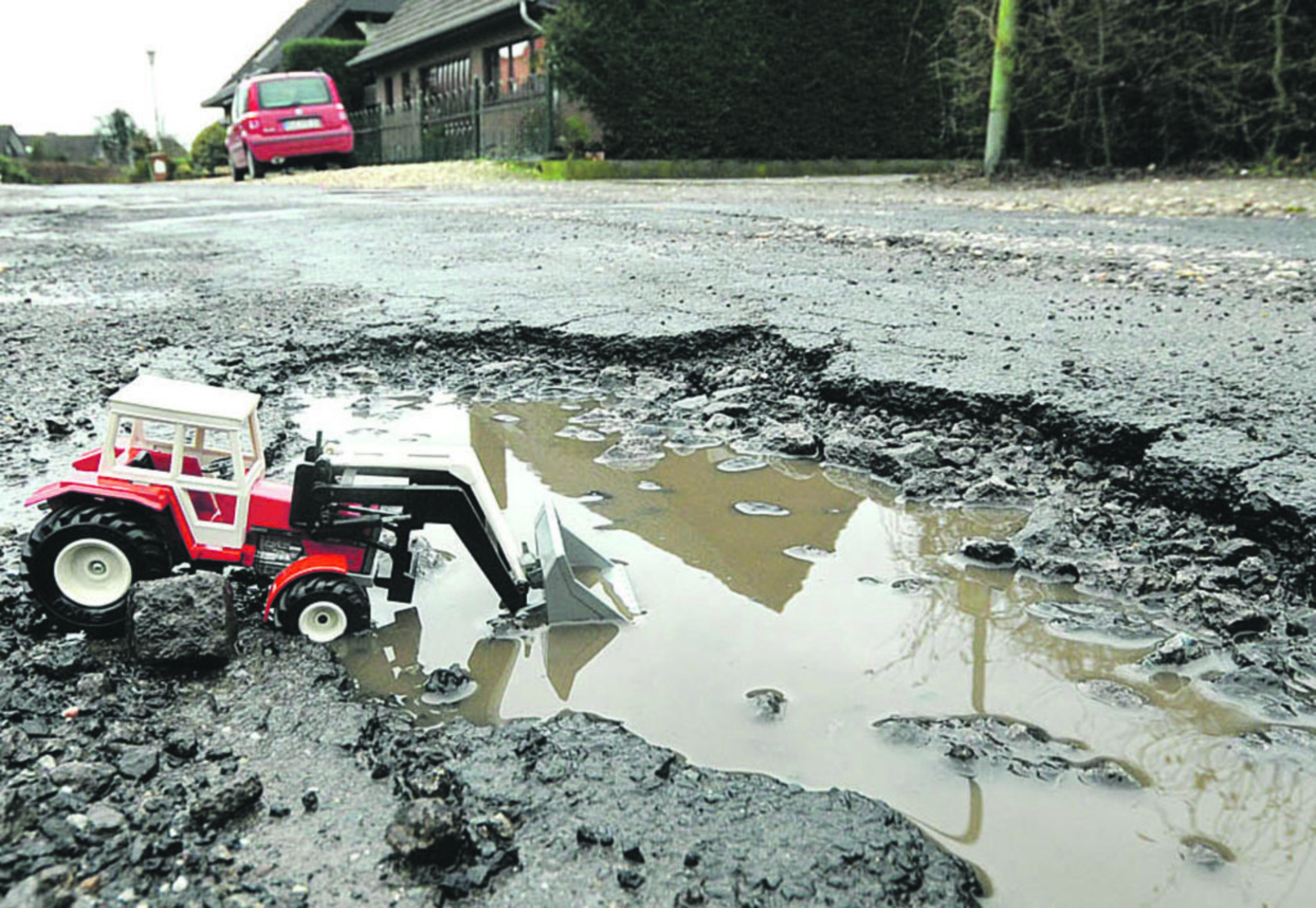 Melden Sie uns Straßenschäden in Ihrer Stadt - Emmerich am Rhein