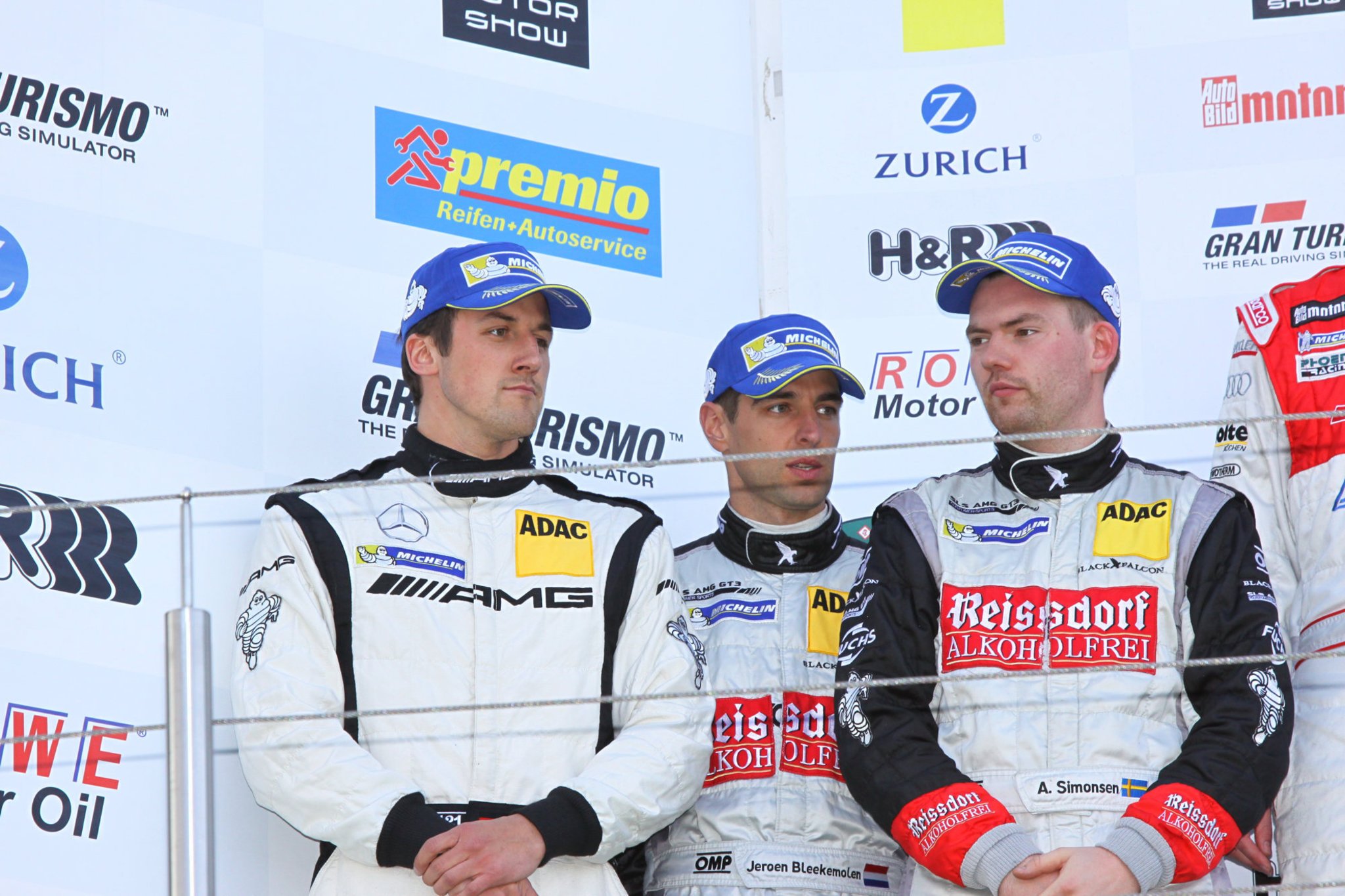 Lance David Arnold auf dem Siegerpodest beim ersten Lauf der VLN 2014 - Duisburg