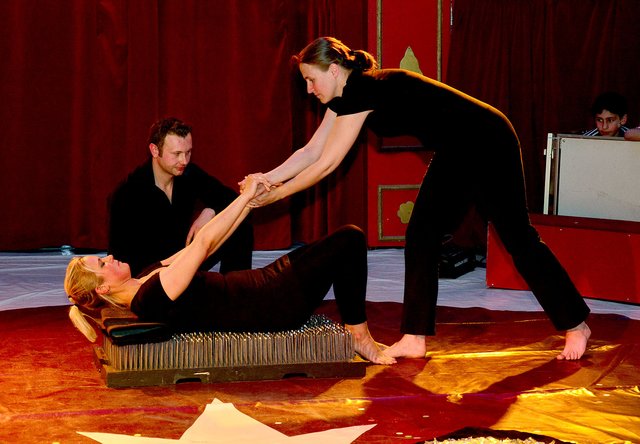 Herrrreinspaziert! Zirkus Cos-Da-Lino mit Fakir-Scherben"Tanz" - Essen-West