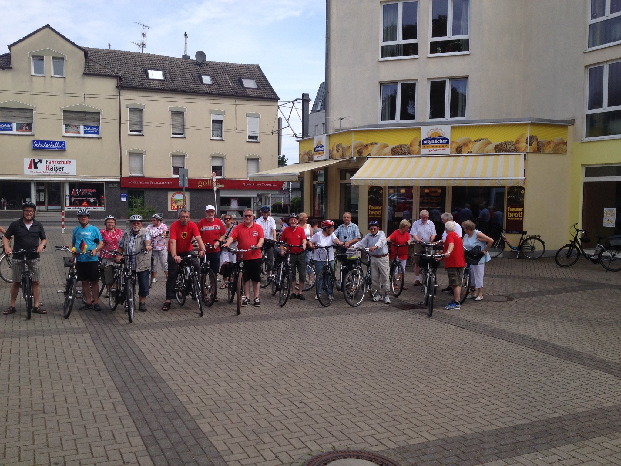 SPD Wickede war wieder unterwegs.Zur traditionellen Radtour begrüßte ...