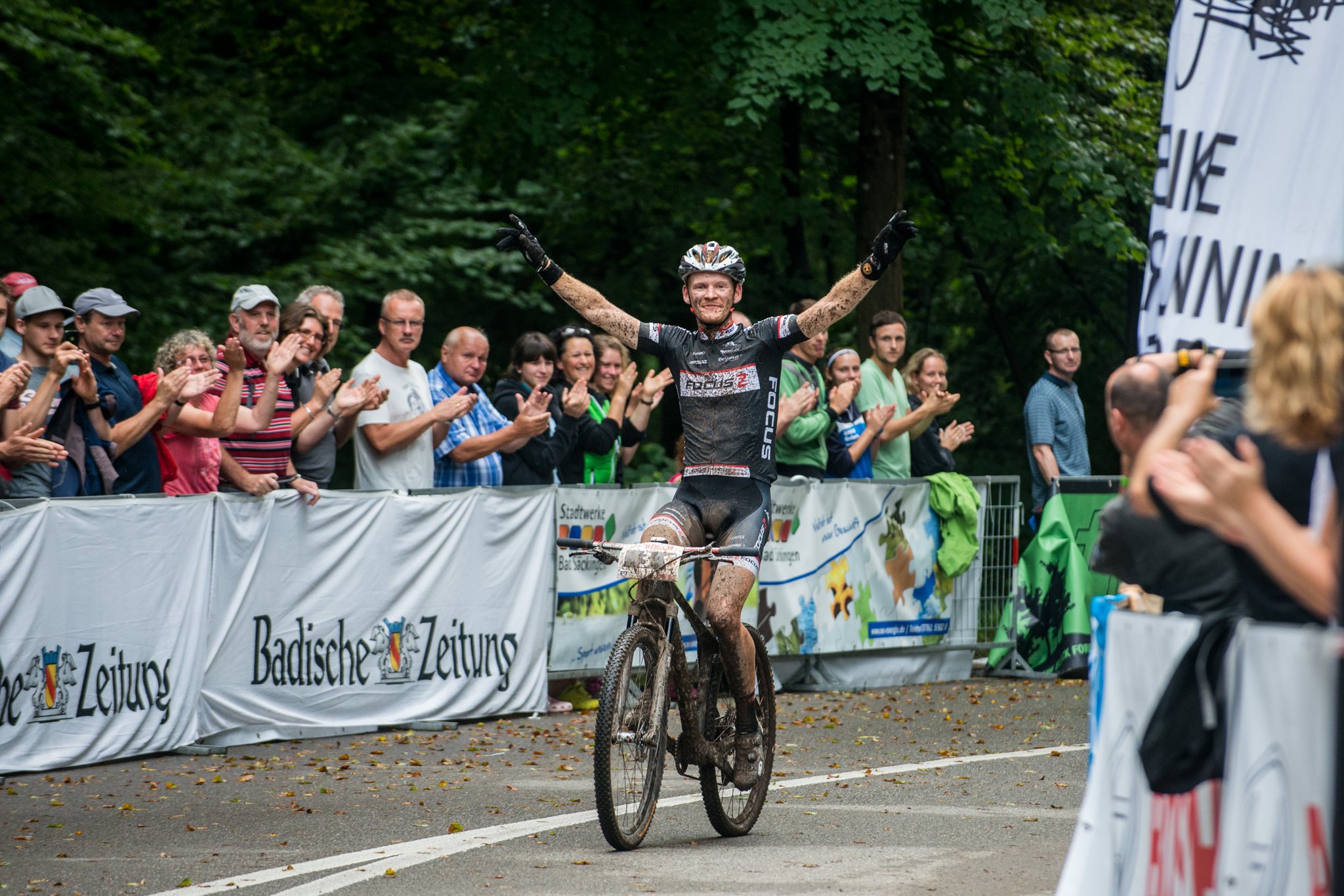 Markus Schulte-Lünzum ist Deutscher Meister im Cross-Country (MTB ...