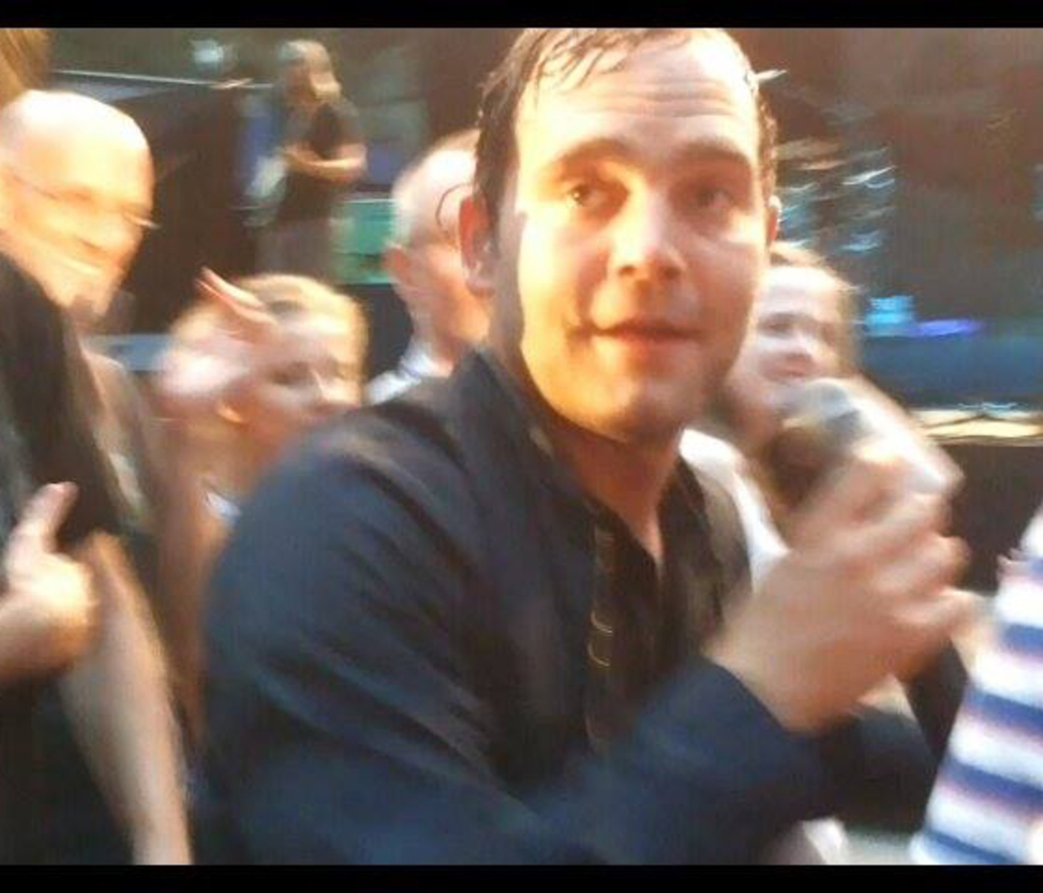 Wunderbarer Fantastival-Abend: Axel Bosse rockt das Burgtheater ...