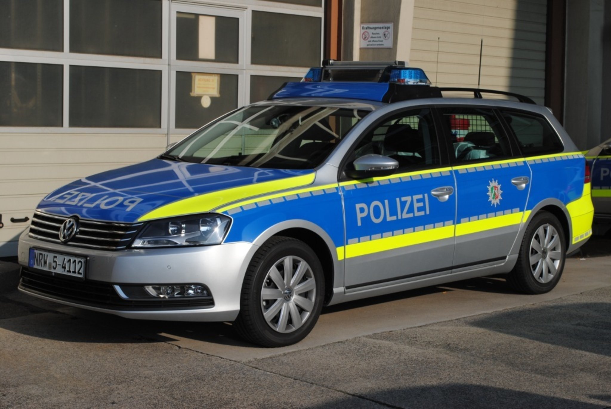 Autobahnpolizei setzt auf neongelb - Unna