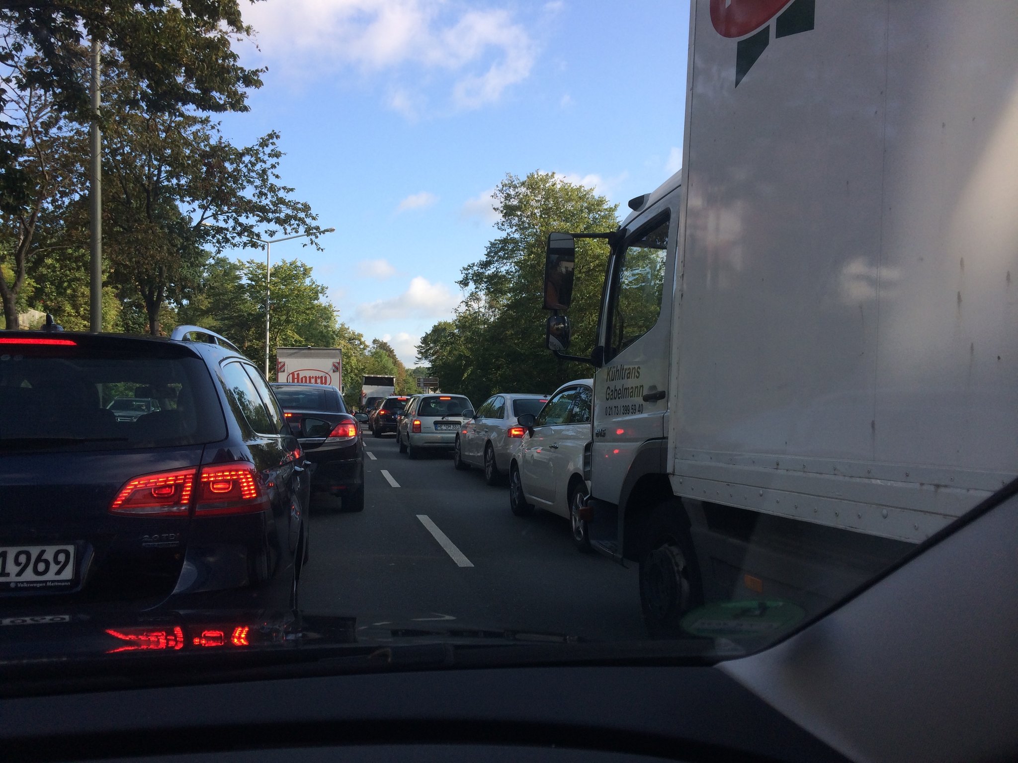 Stau Auf Der Ruhrallee Velbert Langenberg stau-auf-der-ruhrallee-velbert-langenberg