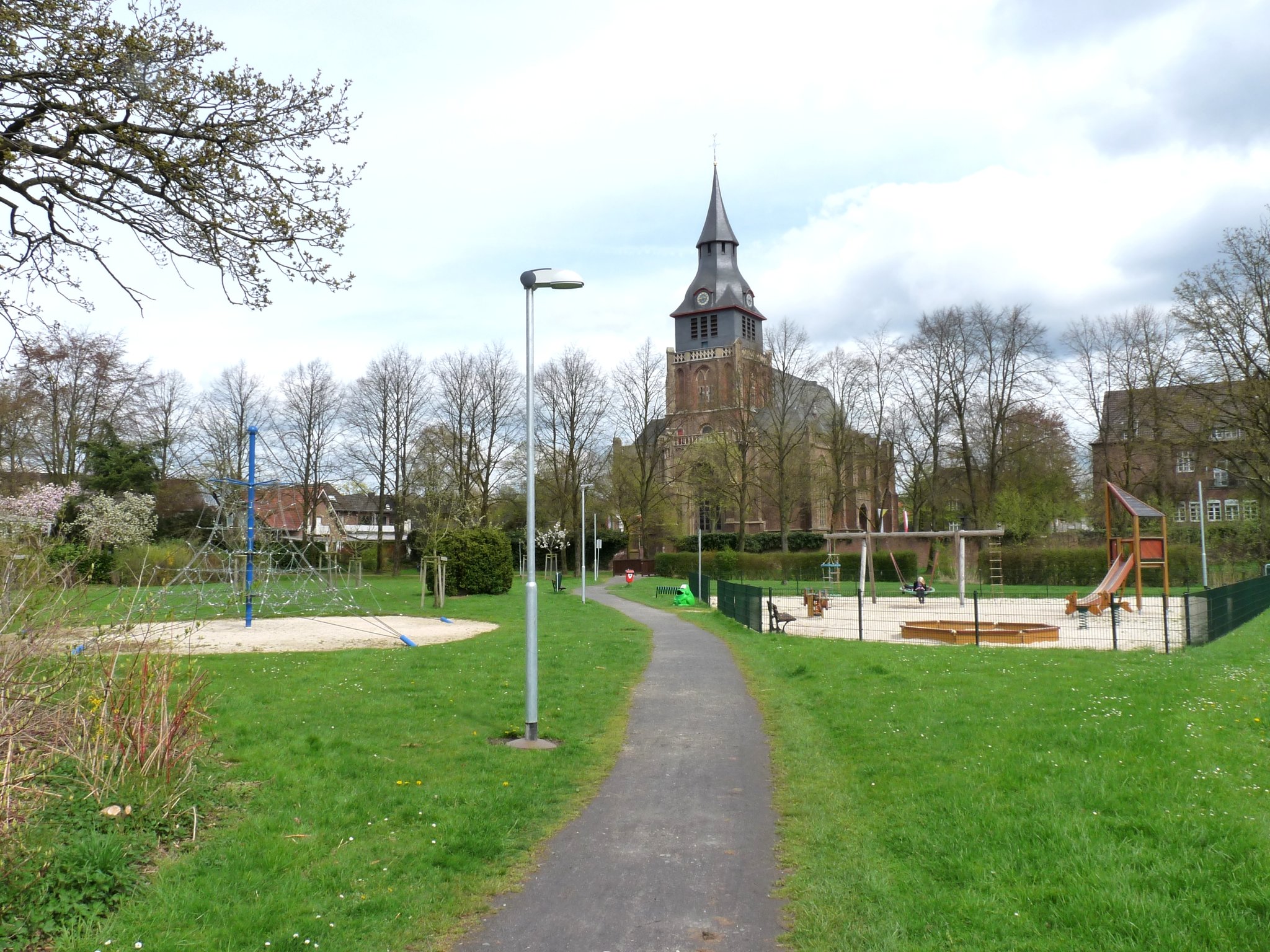 Ein Pfarrheim im Kranenburger Klostergarten? - Kranenburg