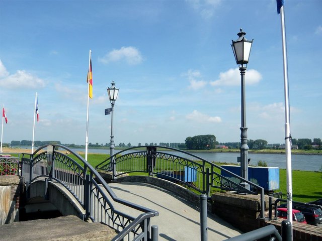 Grieth am Rhein, ein altes Fischer- und Schifferstädtchen ...