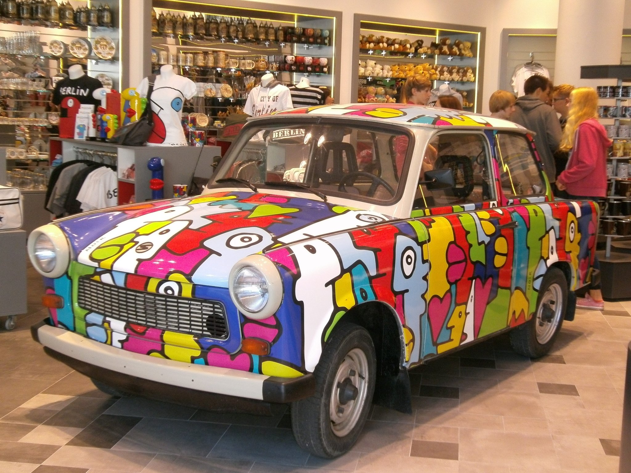 alt und doch sehenswert - trabbi in berlin - Essen-Steele