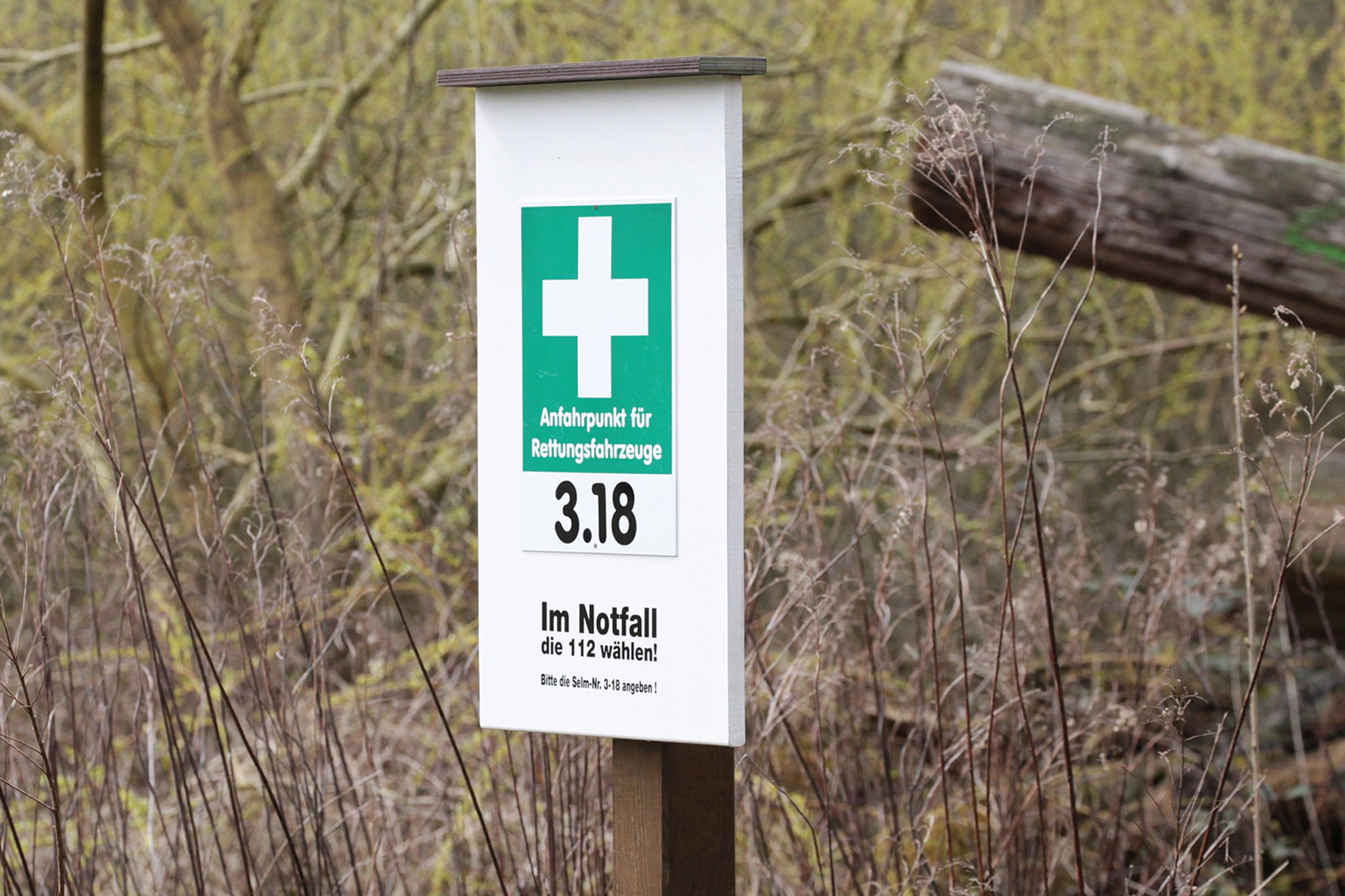 Schilder im Wald geben wichtige Notfall-Infos - Lünen