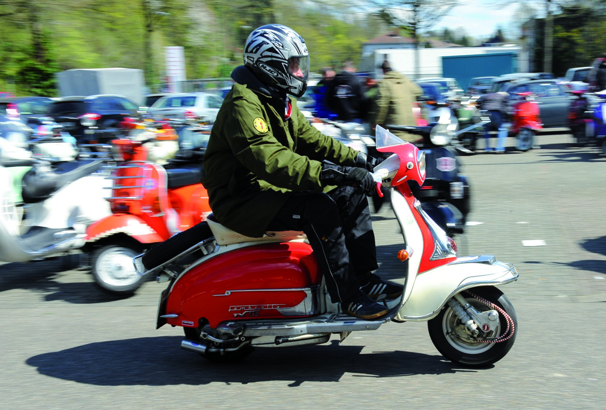 Enormer Erfolg: Rollern für den guten Zweck in Werden! - Essen-Werden