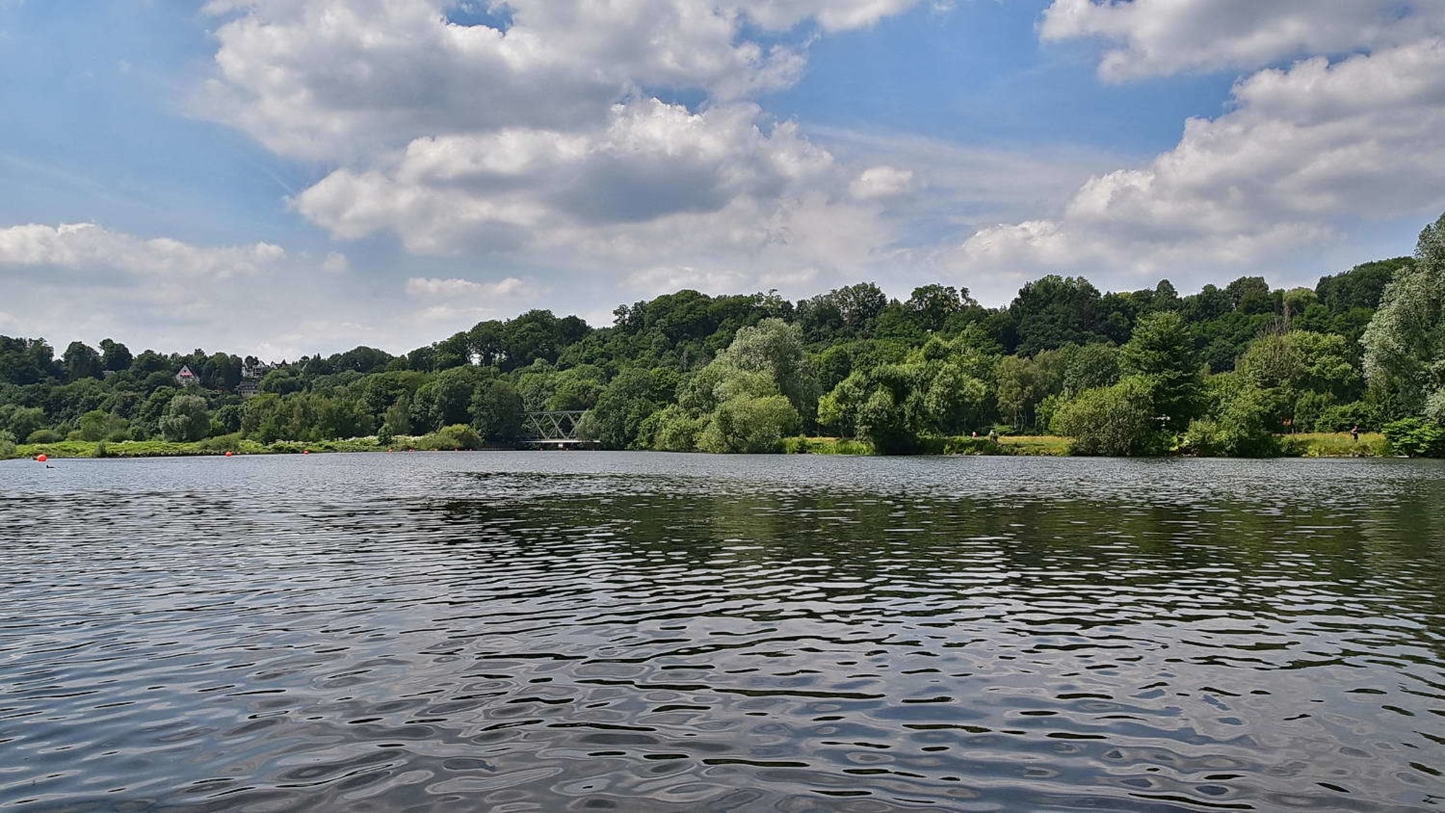 Eine kleine Kanufahrt über die Ruhr. Natur pur bei uns in Essen-Steele ...