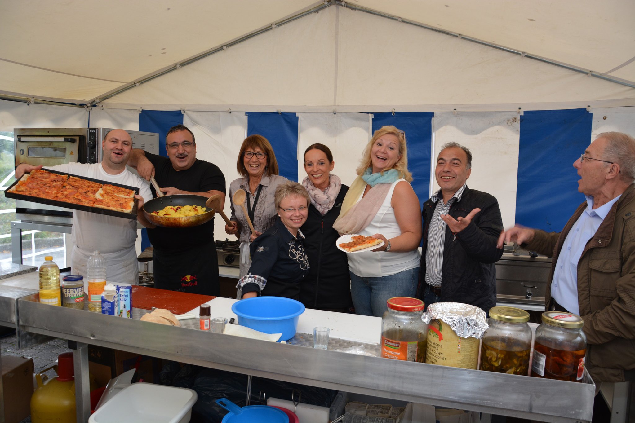 Stadtfest in Sundern: Viel gute Laune trotz Sonntagsregen - Sundern ...