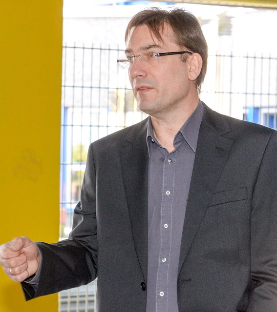 Fotos und Video vom Einbruch in die Gustav-Heinemann-Gesamtschule ...