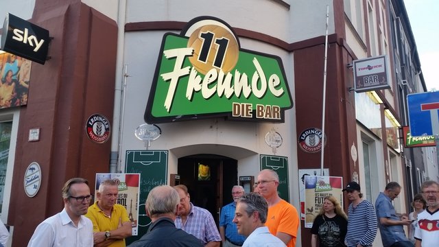 TEIL II FUßBALL - PARTY in der 11-Freunde-Bar. - Marl