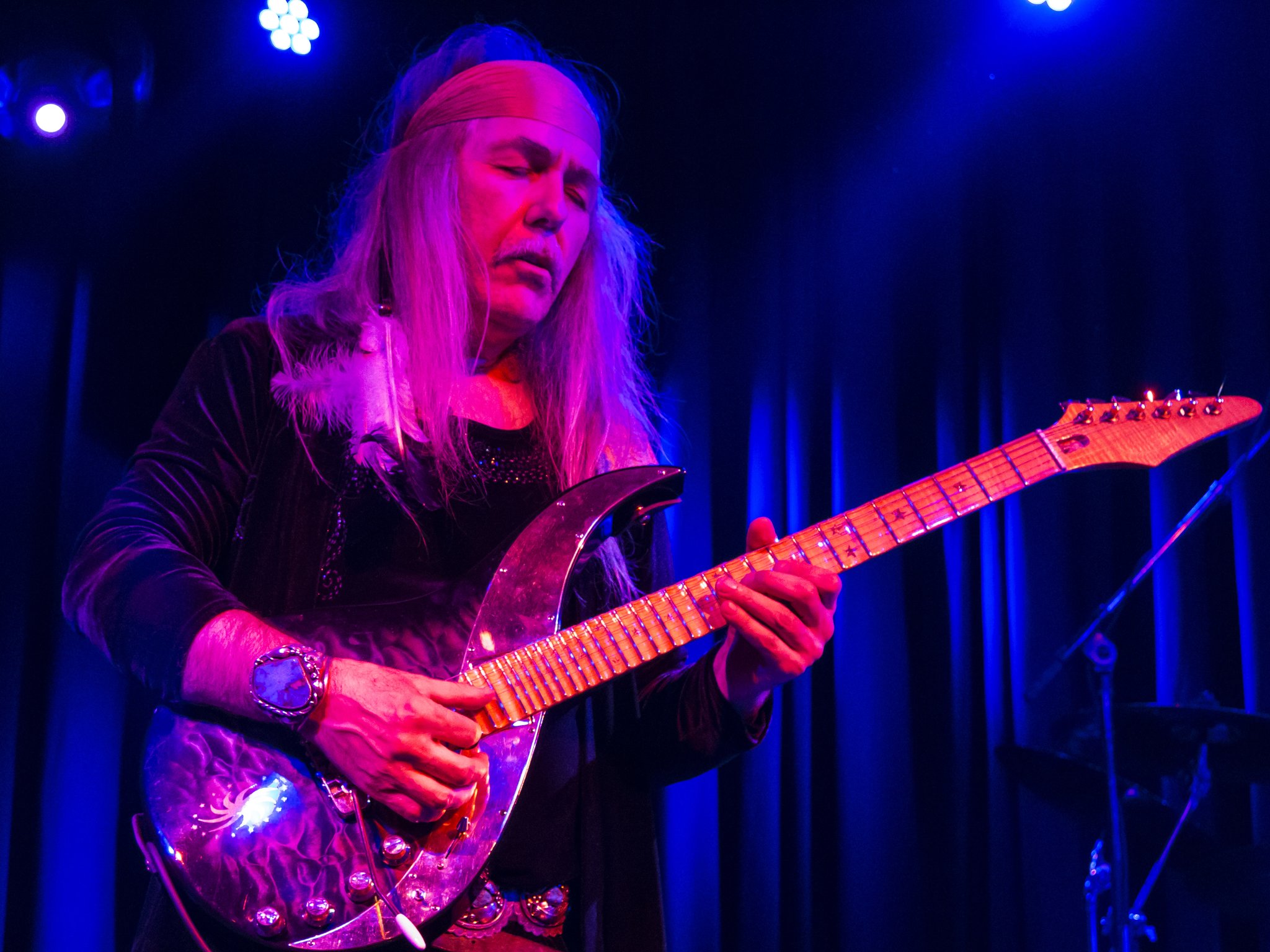 Vorverkauf gestartet: Ex-Scorpions Gitarrist Uli Jon Roth live im ...
