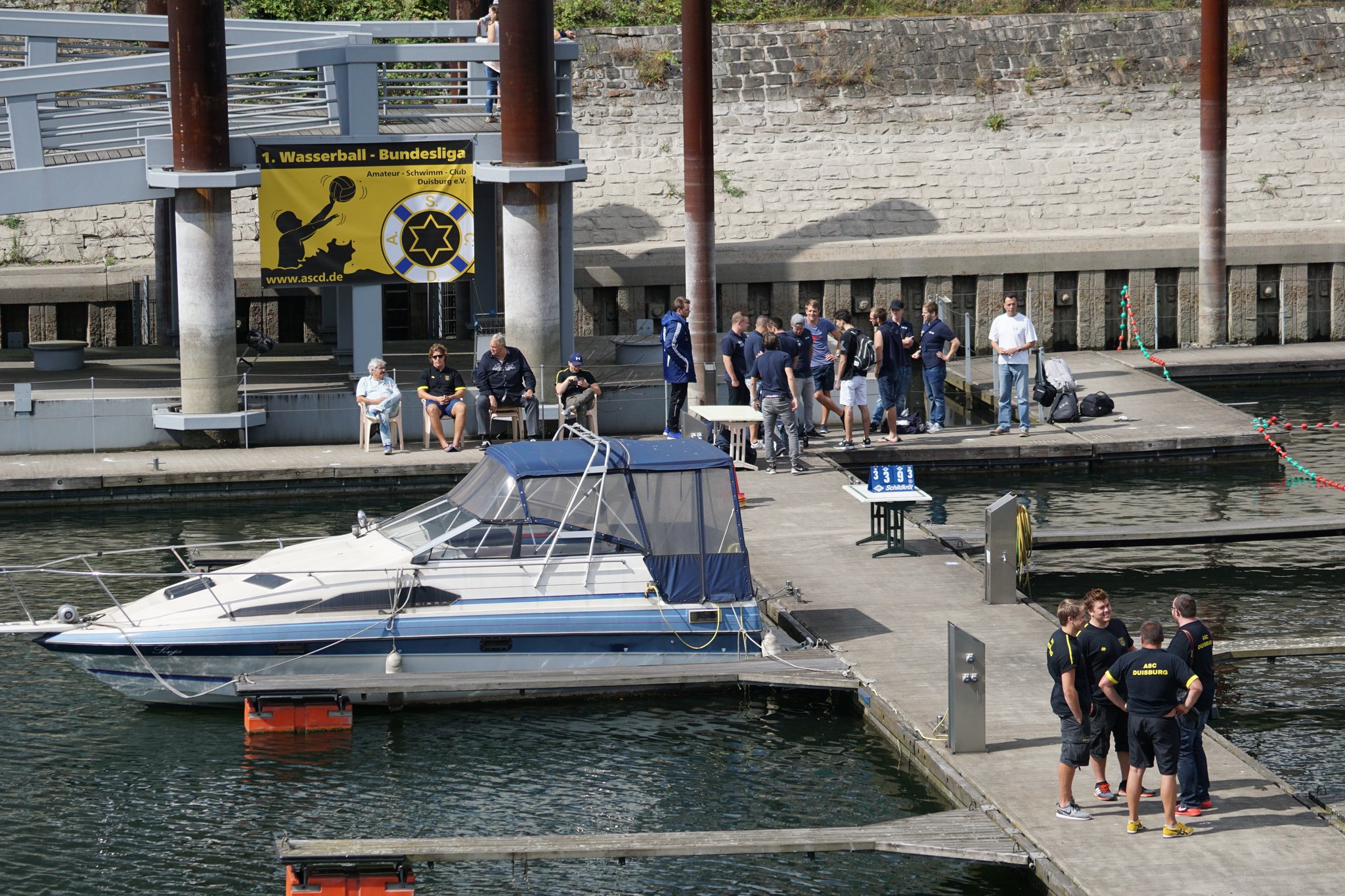 Wasserball im Innenhafen - Duisburg