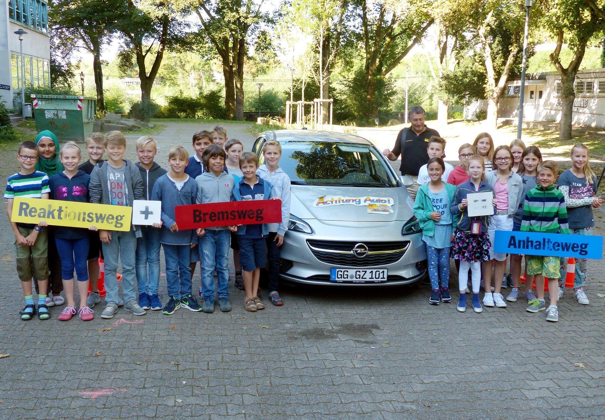 "Achtung Auto" im Phoenix-Gymnasium - Dortmund-Süd
