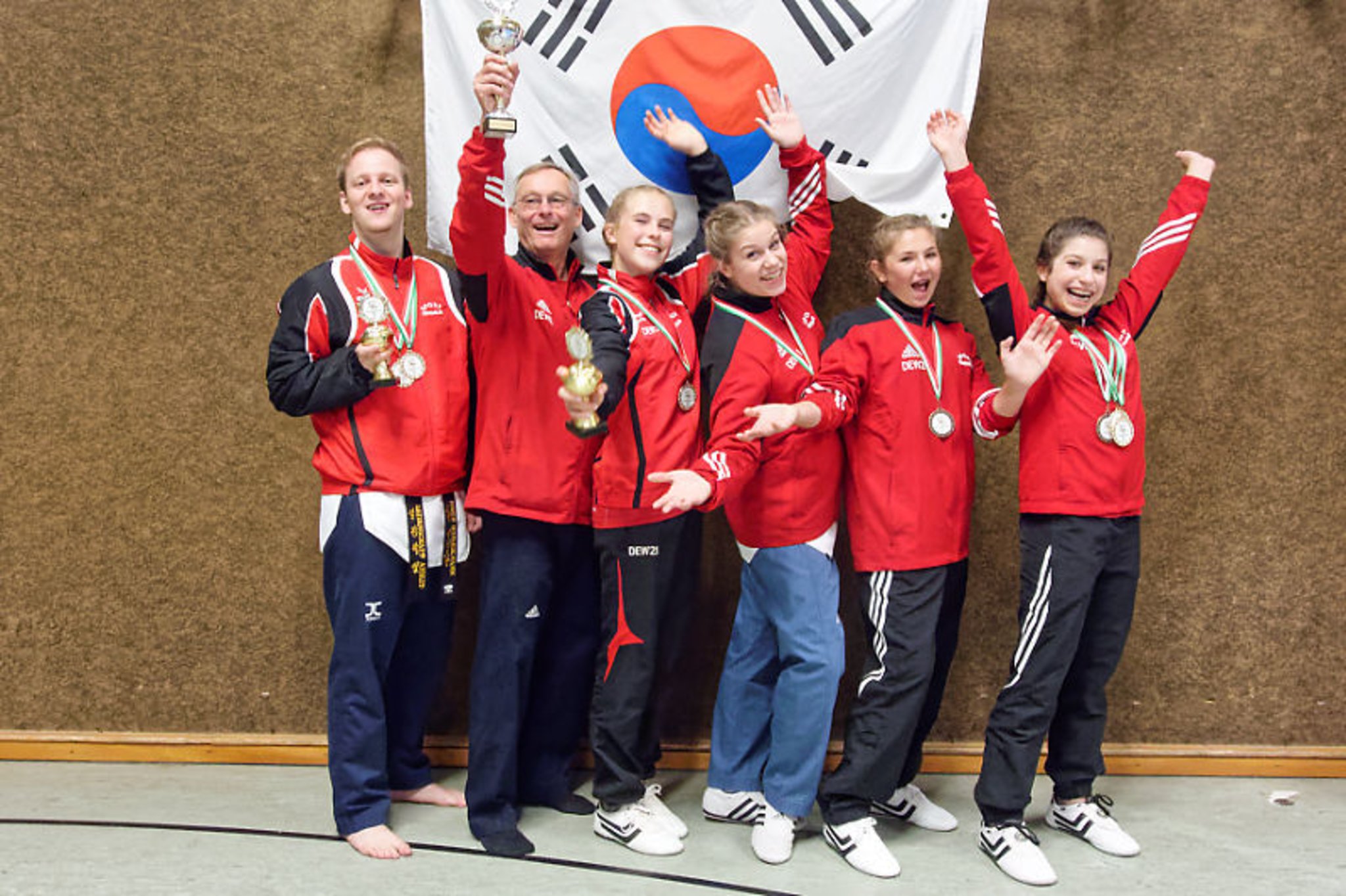 TuS Ende Taekwondo: Mia Merfeld, Emily Nitsche und Robin Schlickmann ...