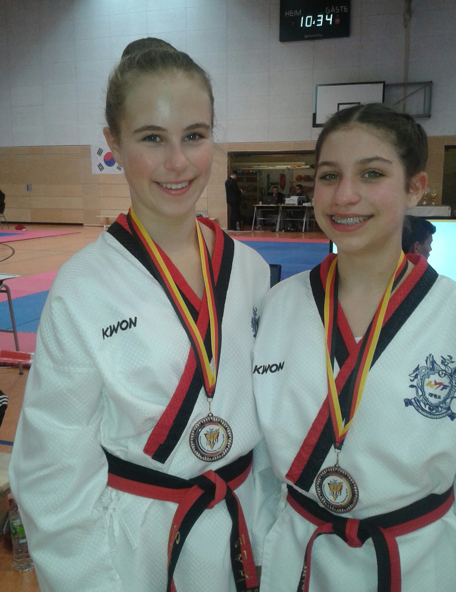 TuS Ende Taekwondo: Mia Merfeld und Emily Nitsche holen Bronze beim ...