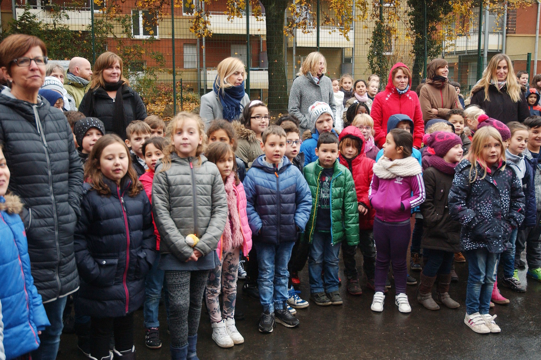 Crengeldanz: neuer Schulhof eingeweiht - Witten