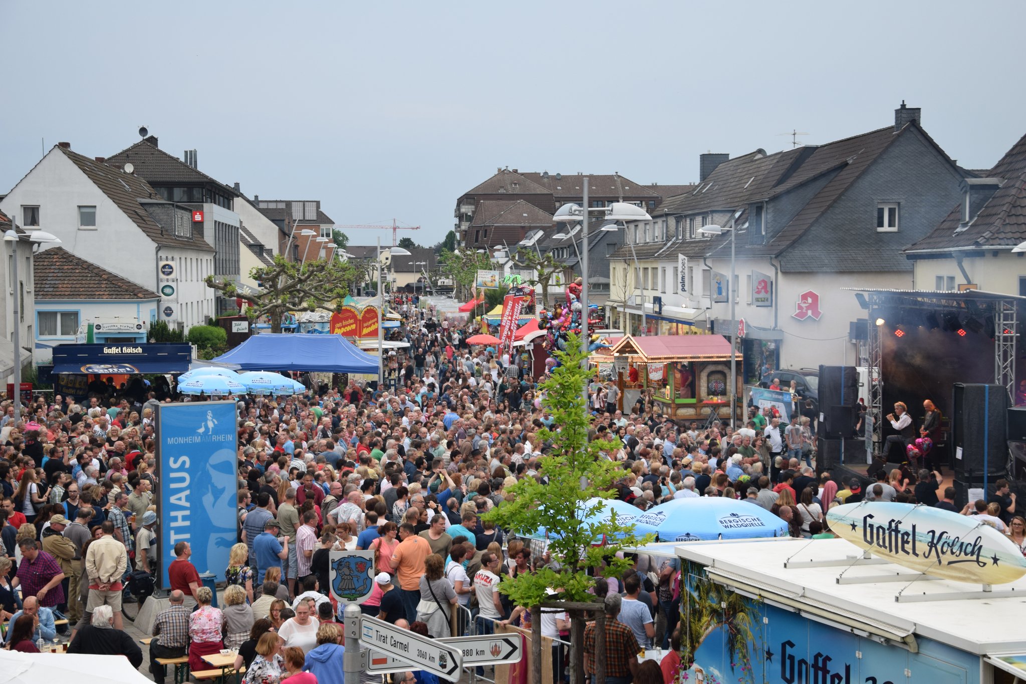 Unterwegs in andere Galaxien: 8. Stadtfest in Monheim steht unter dem ...