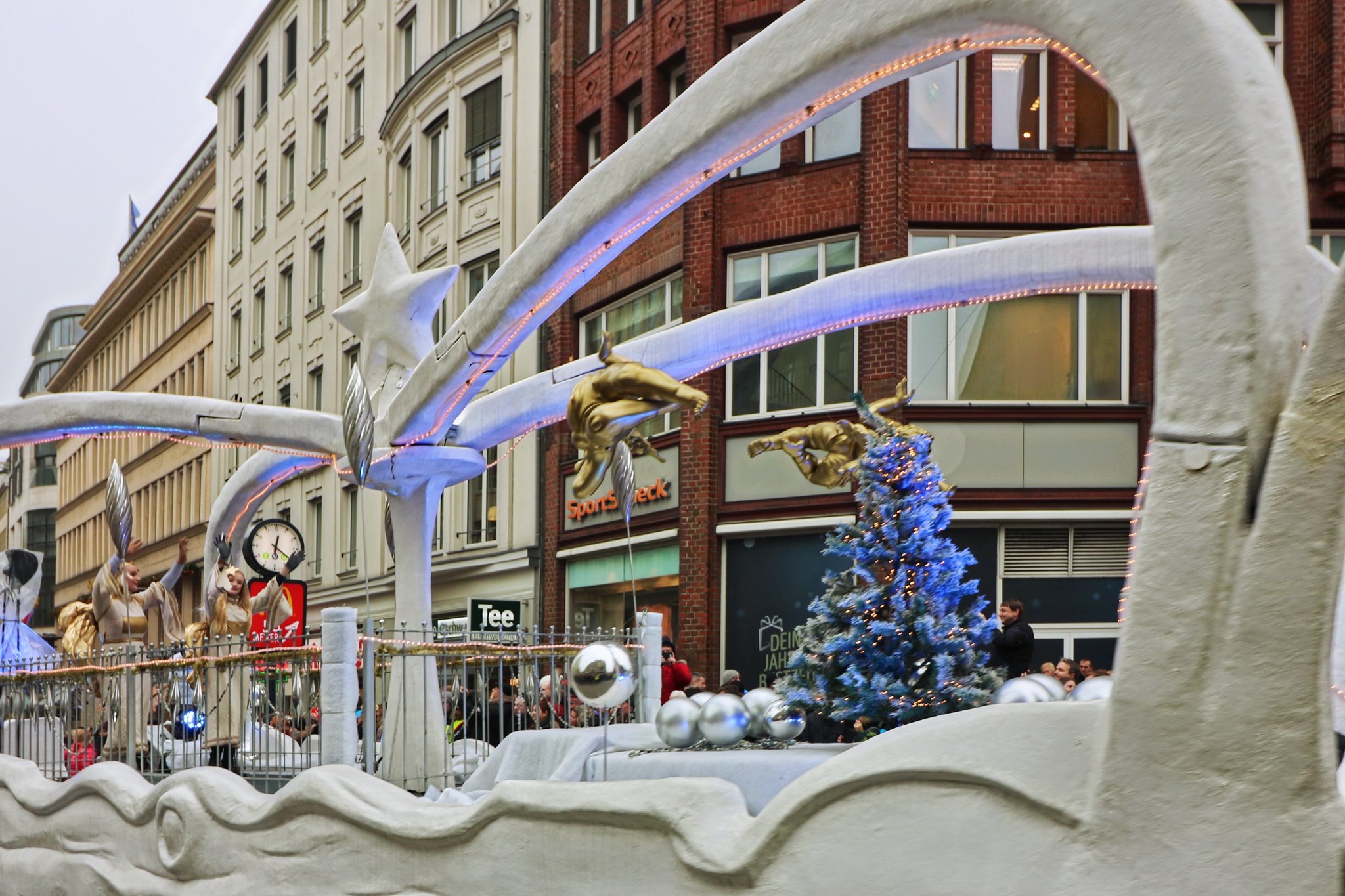 Hamburgs Weihnachtswunderland Die Weihnachtsparade 2023 Ein Unvergessliches Spektakelfeed