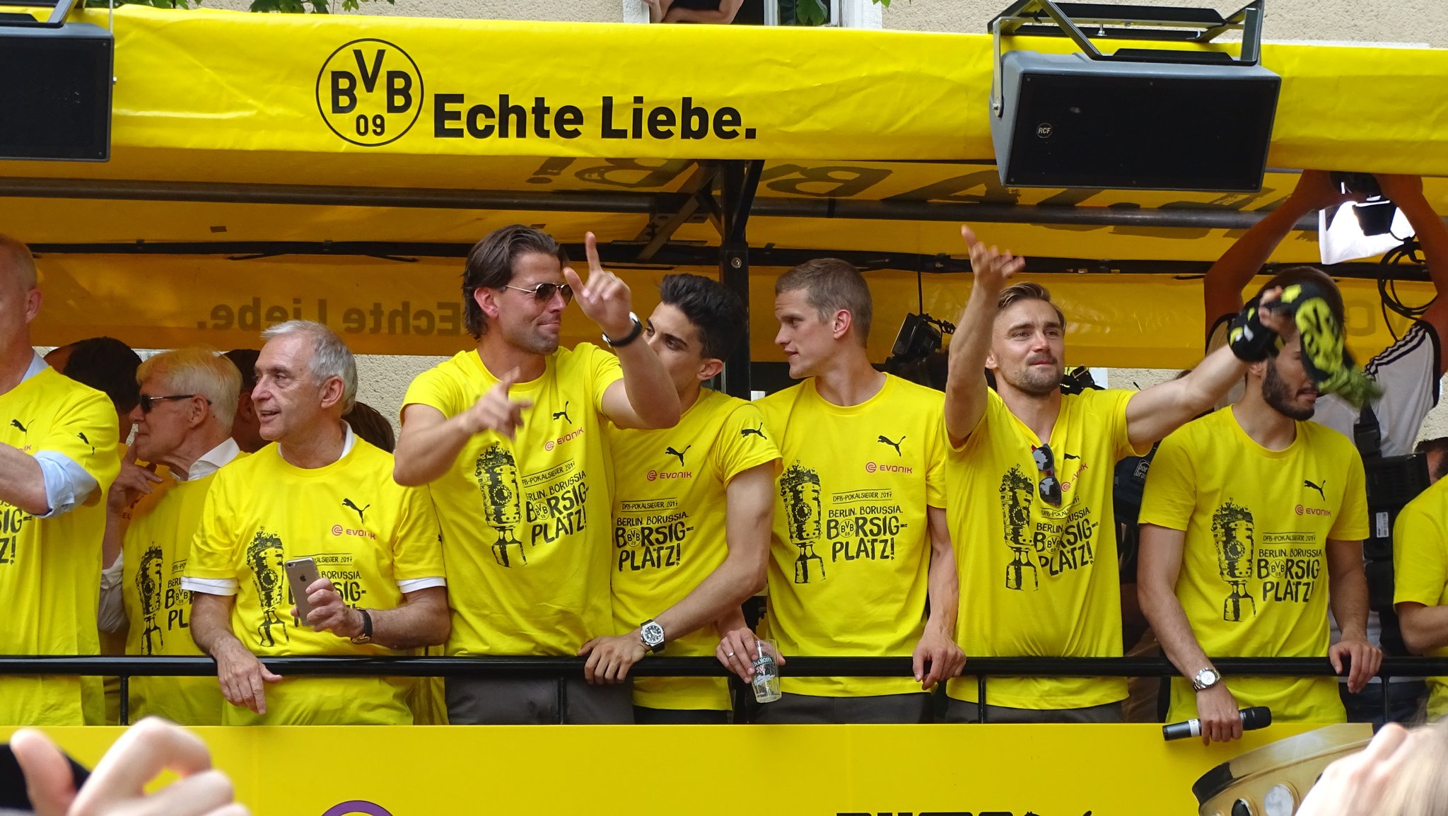 Die ganz große BVB-Familie feiert ihre Jungs - Dortmund-City