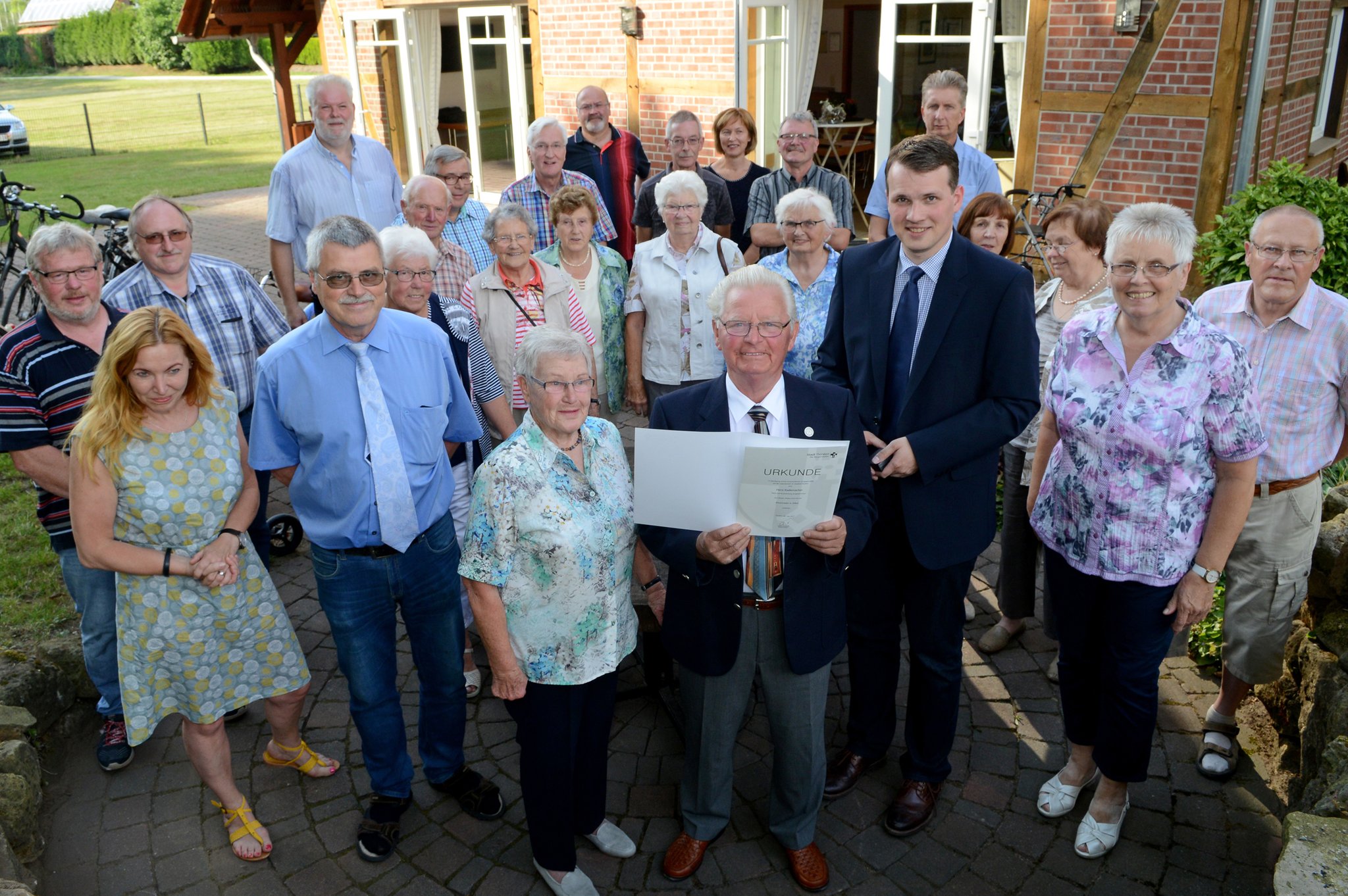 Hans Rademacher erhält die silberne Ehrennadel der Stadt Dorsten - Dorsten