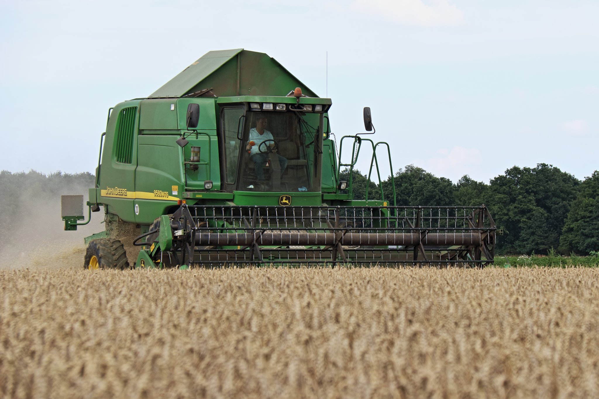 John Deere 9580 WTS auf dem Acker. - Kleve