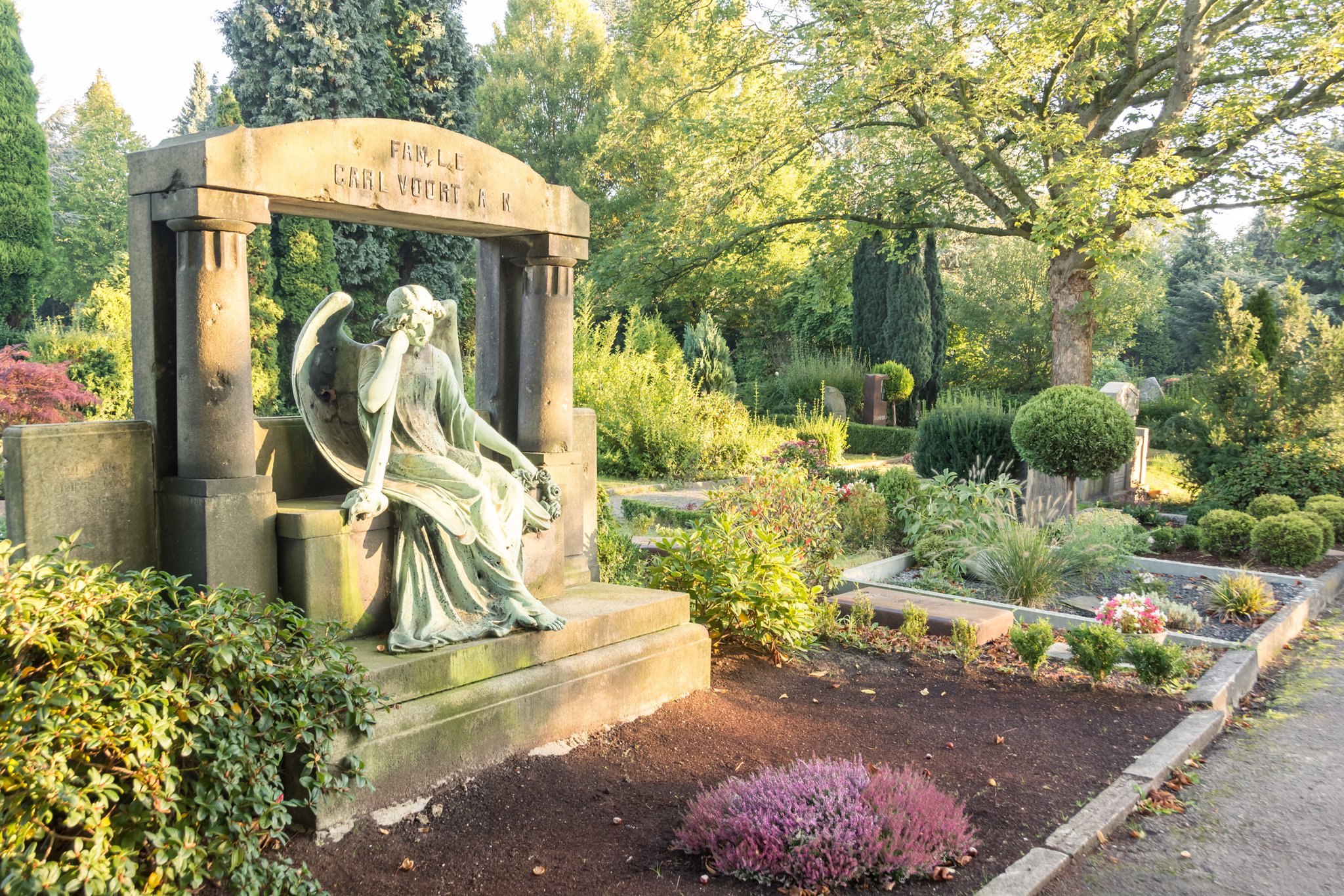 Evangelische Friedhöfe in Essen: Lebendige Orte der Trauer, der ...