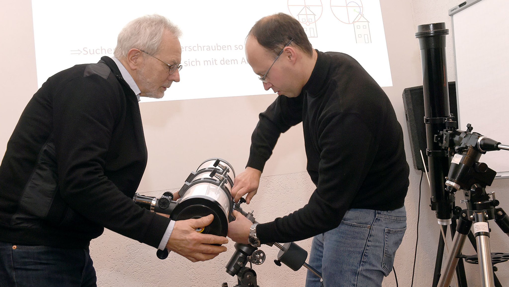 Walter-Hohmann-Sternwarte zeigt den Sternenhimmel über dem Ruhrgebiet ...