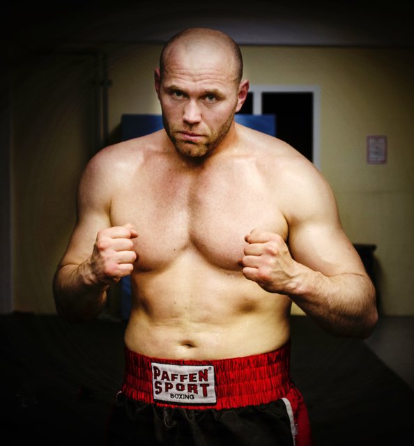 Auf dem Weg zum Ruhm? - Für den Letmather Profiboxer Alexander Frank ...